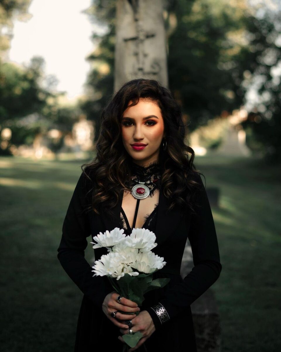 Savannah Rae Releases New Single "Pushing Up Daisies" Featuring English ...
